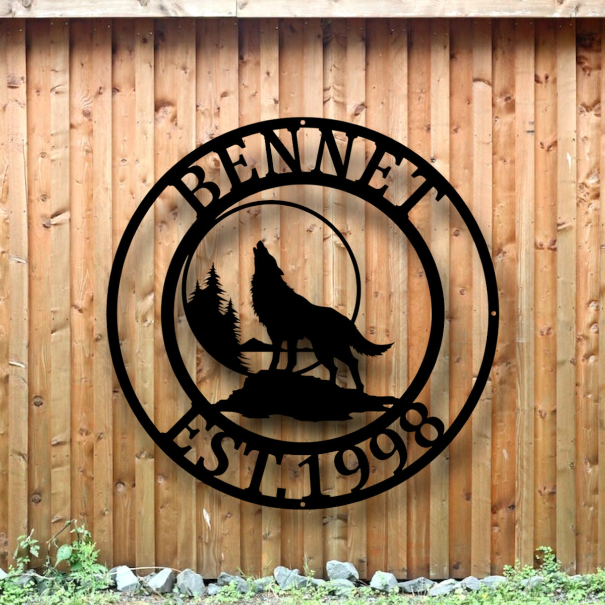 Wolf Howling Metal Ranch Sign| Great Outdoor | Weatherproof Sign | Far